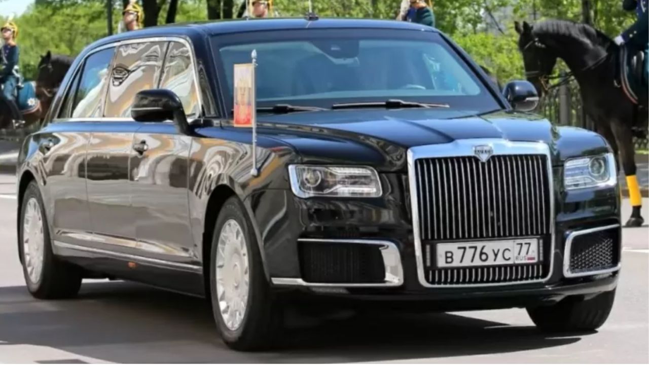 Putin Car: the Russian leader’s armored limousine weighs as much as a ...