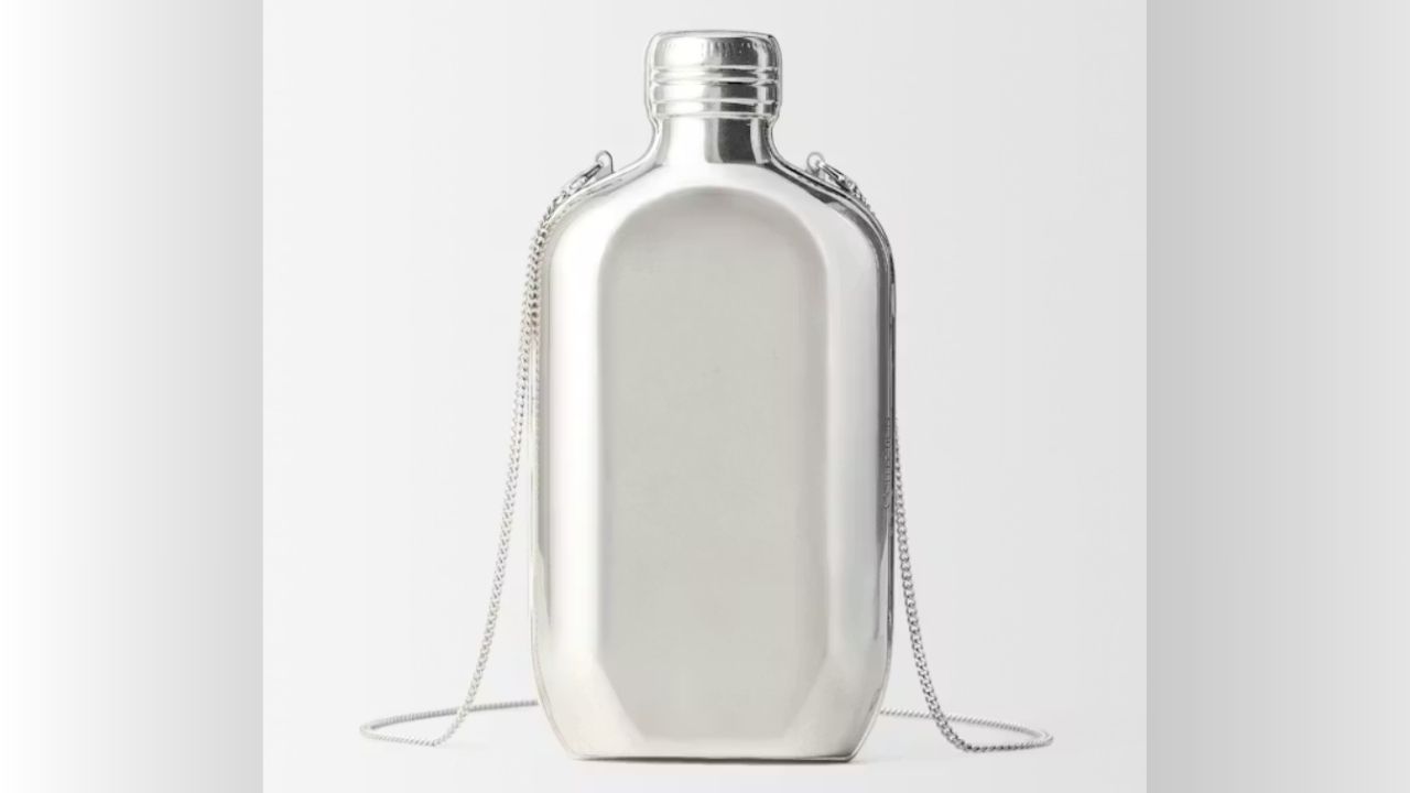 Calvin Klein’s metallic bag emerges as the ideal accessory for year-end ...